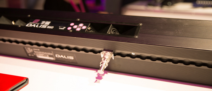 Robert Juliat DALIS 860, a cyclorama light with very rich tones ...