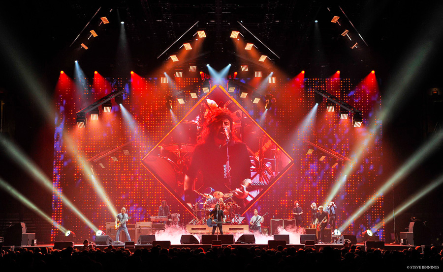 Dan Hadley rocks Ayrton MagicPanel-FX with Foo Fighters Concrete and ...